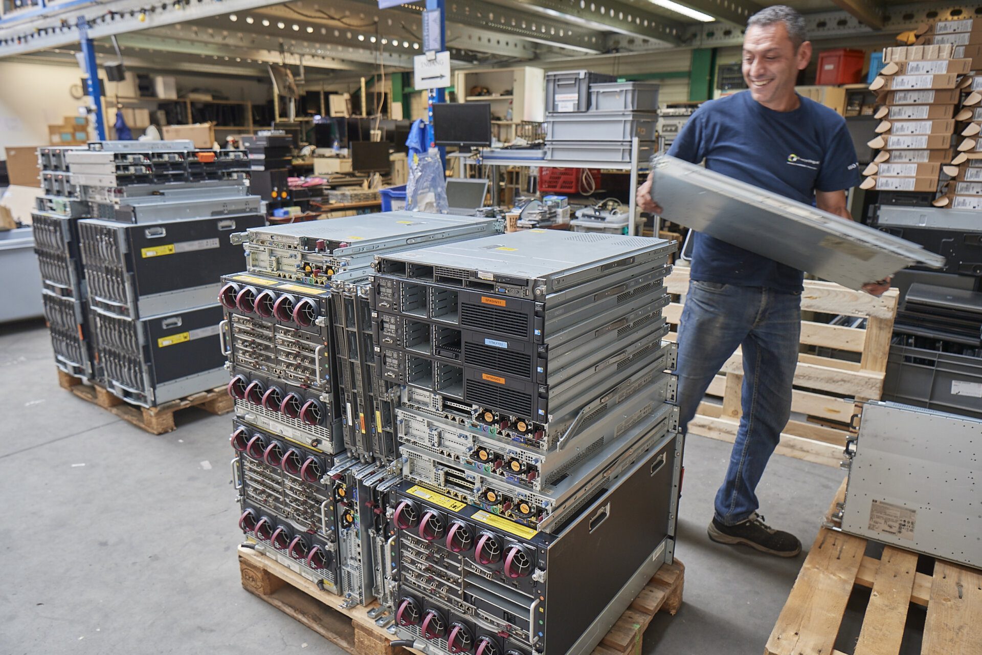 8 tips : Recycling servers and buying up servers - IT Recycling